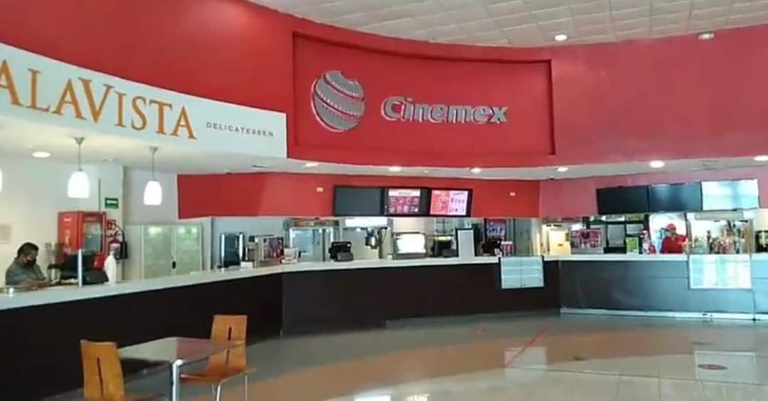 🔴👇🏻EMPLEADO DE CINEMEX DE MATAMOROS GOLPEA A CLIENTE EN FRENTE DE SUS ...